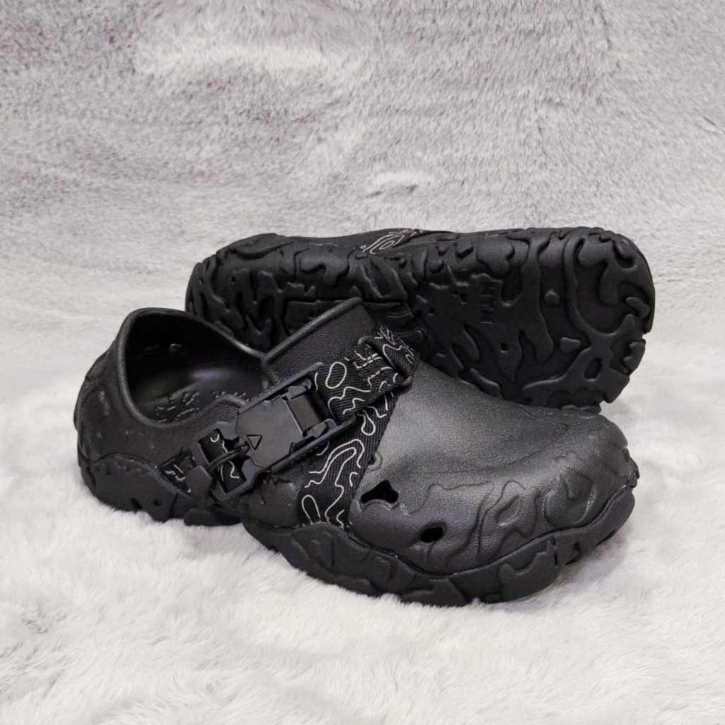 Crocs Men's MTN Sneakers, Adjustable Strap sport style sandals | Shopee ...