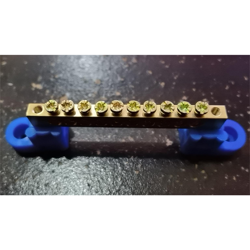 Terminal block with copper grounding terminal for protective ...