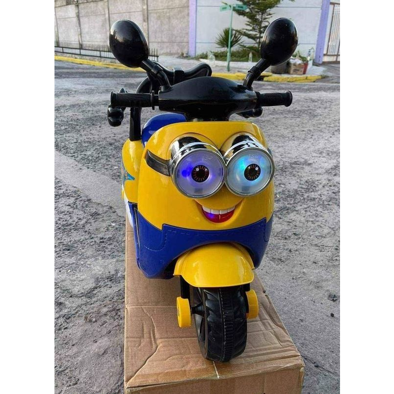 Blue And Yellow Minion Battery Operated Kids Ride On Scooter | Shopee ...