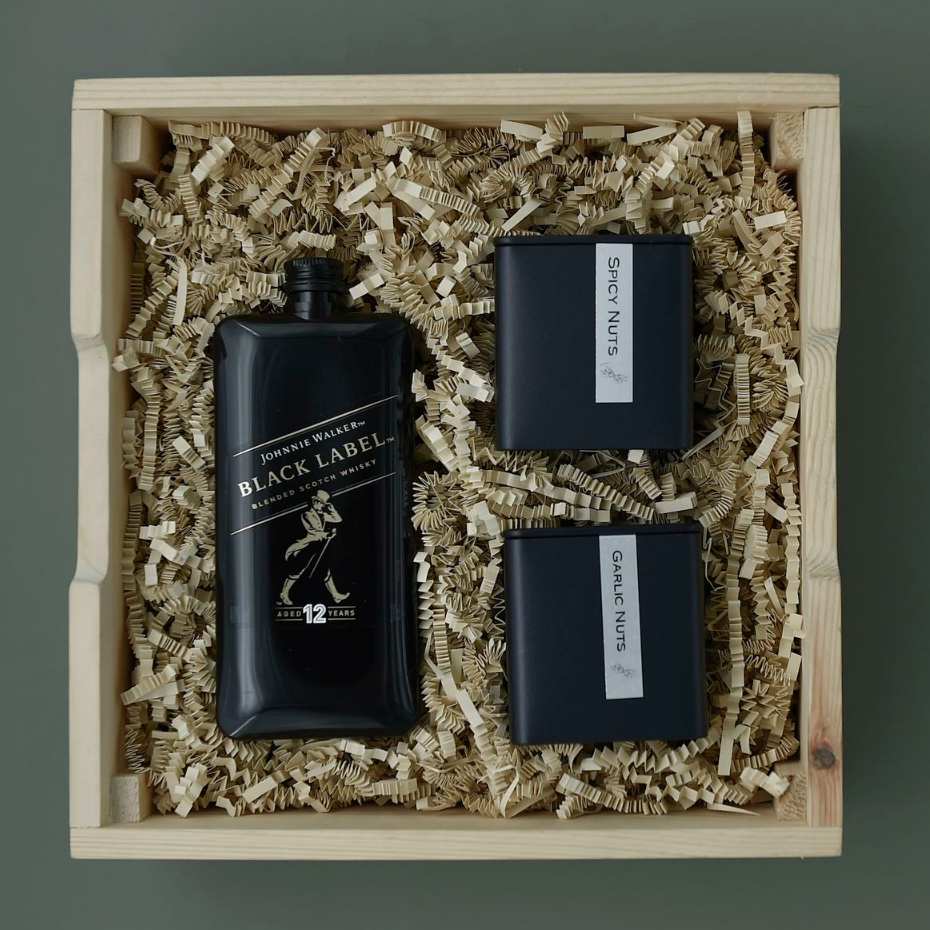 Wine & Booze Gift Set Box - Black Label 200ml + Beer Nuts + Spicy Beer ...