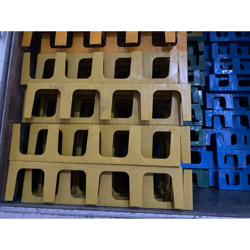 HEAVY DUTY Elevated Plastic Matting Dog or any Purposes Matting High ...