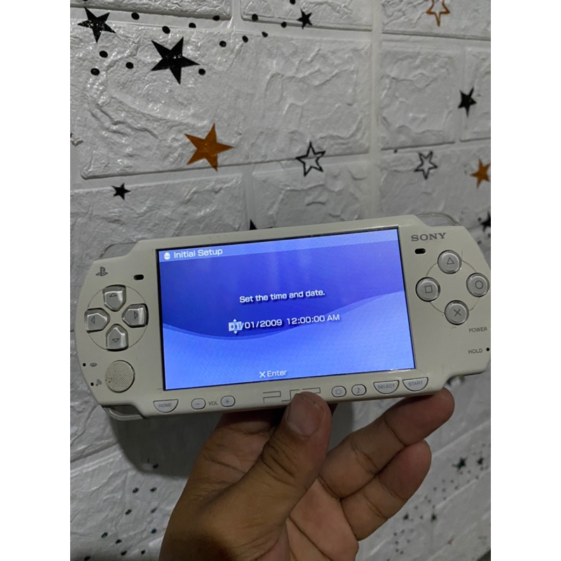 PSP 2001 WHITE with minor issue | Shopee Philippines