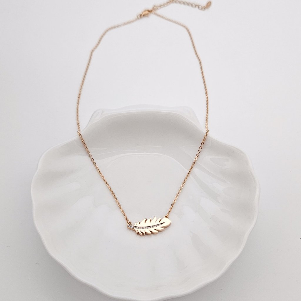 XN9 / ELEGANT FEATHER NECKLACE -STAINLESS STEEL / GOLD PLATED | Shopee ...