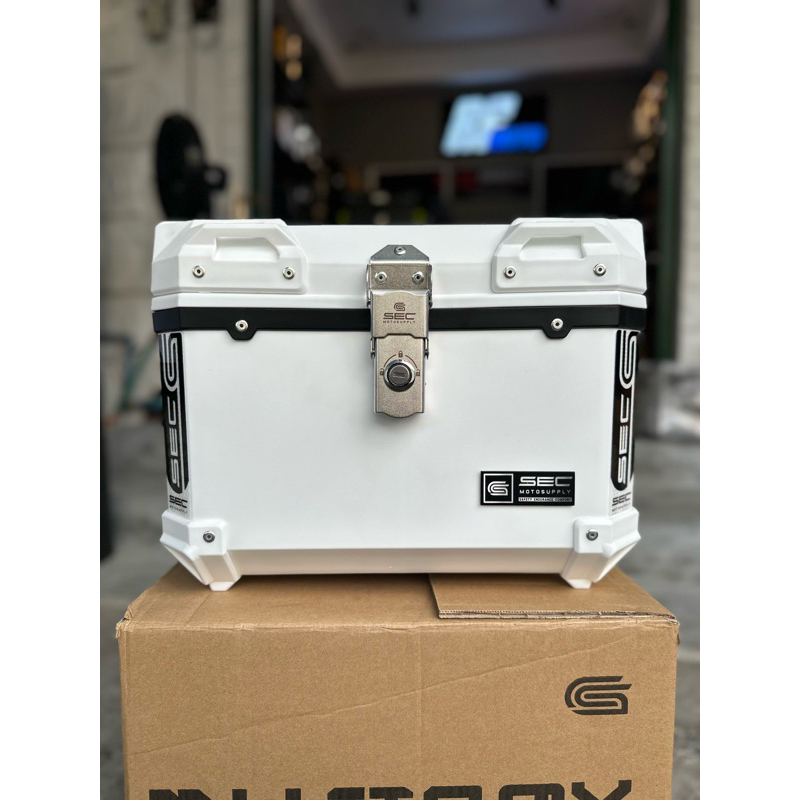 SEC/DUHAN/HNJ HARD PLASTIC TOP BOX WITH FREEBIES! | Shopee Philippines