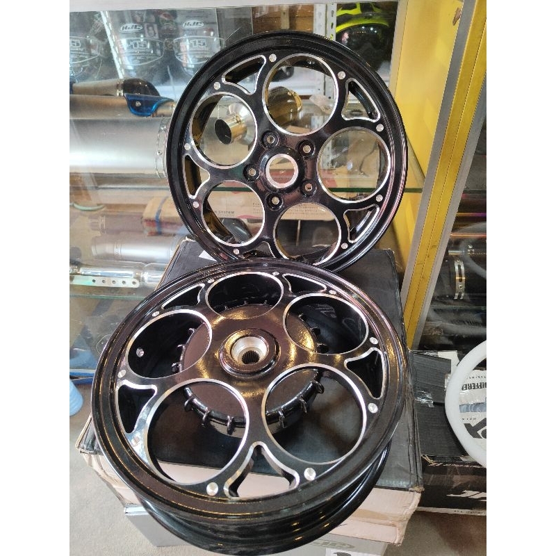 Mags Vespa Sprint 150 or Primavera ( limited edition!!!) 12" mag size 1 ...