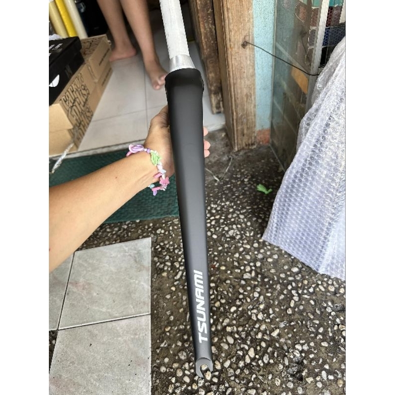 tsunami alu tapered fork matte 700x28c max clearance 3500 pesos onhand ...