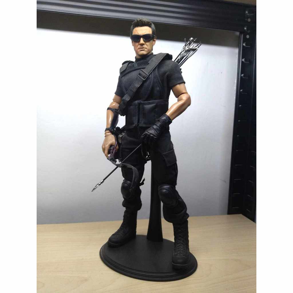 Preloved 1/6 scale hawkeye kitbash action figure with base | Shopee ...