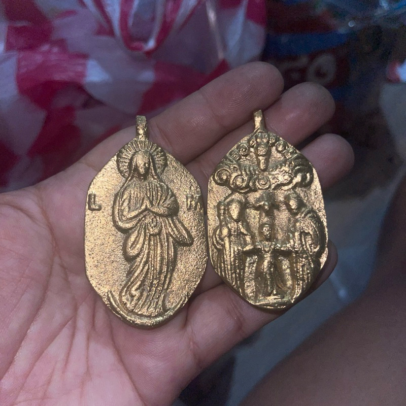 Birhen Sagrada Medalyon may dasal | Shopee Philippines