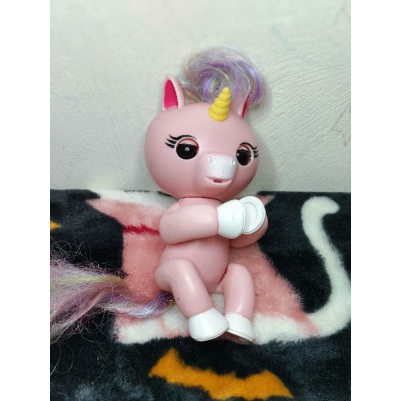 Fingerlings Pink Unicorn Batt Op (Working) | Shopee Philippines