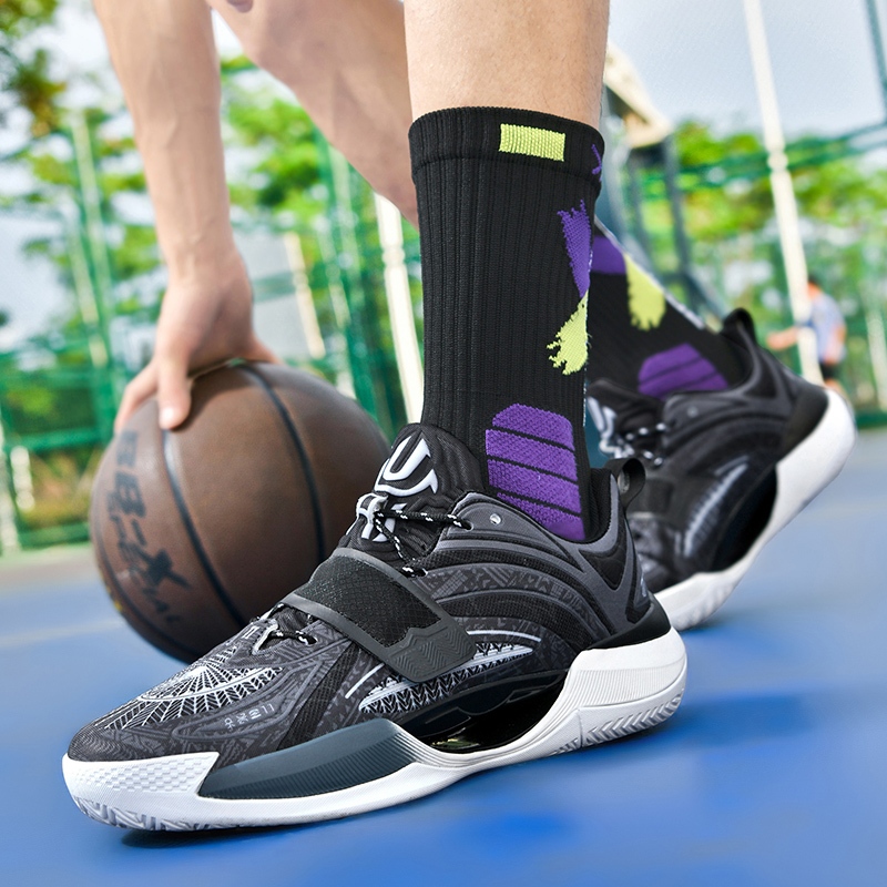 Kyrie Glow In The Dark Sports Shoes With Spike Mid-Cut Sports Basket ...