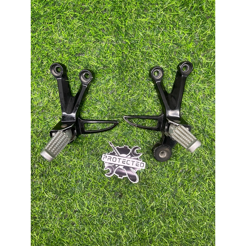 Raider R150 Passenger footrest SGP (Original-Used) | Shopee Philippines