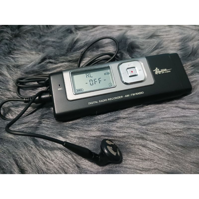 Affordable digital radio recorder (AM/FM radio) with free orig earphone ...