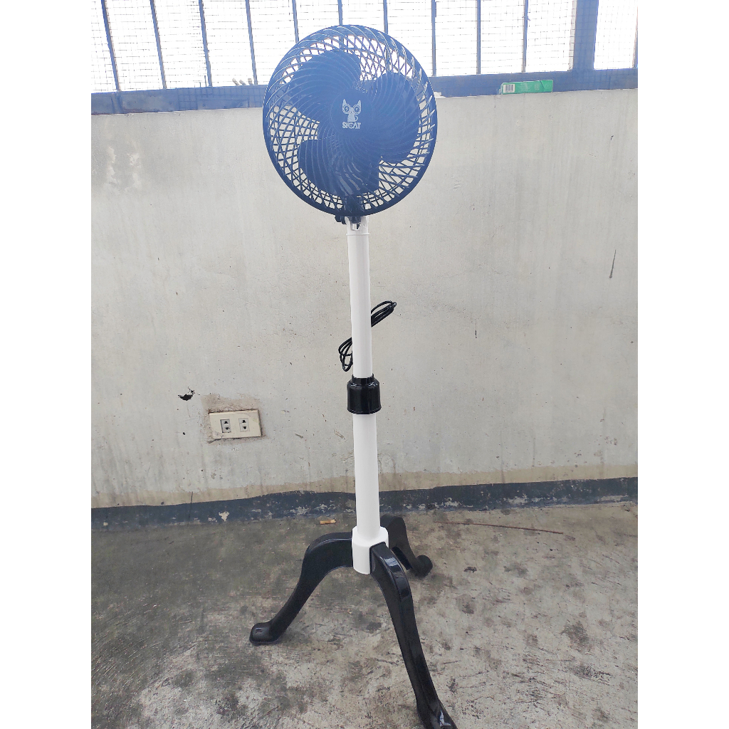 Big Stand Fan Shakeable head Strong Wind Floor Fan 5 Blade Stand Fan ...
