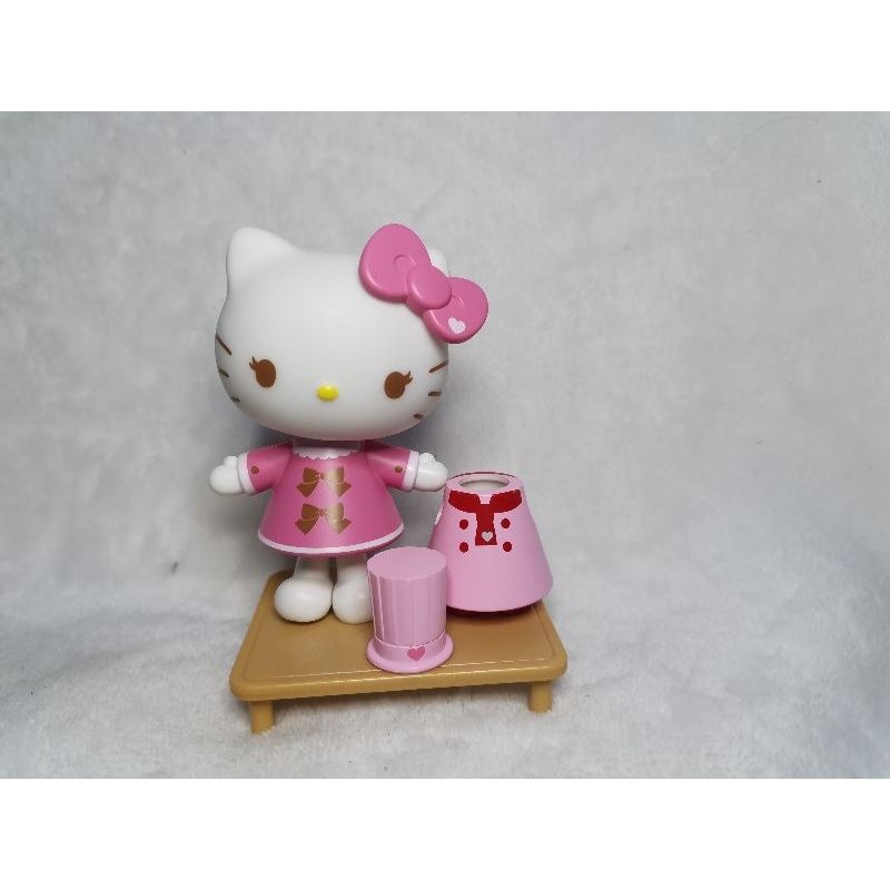 Hello Kitty with extra dress figure | Shopee Philippines