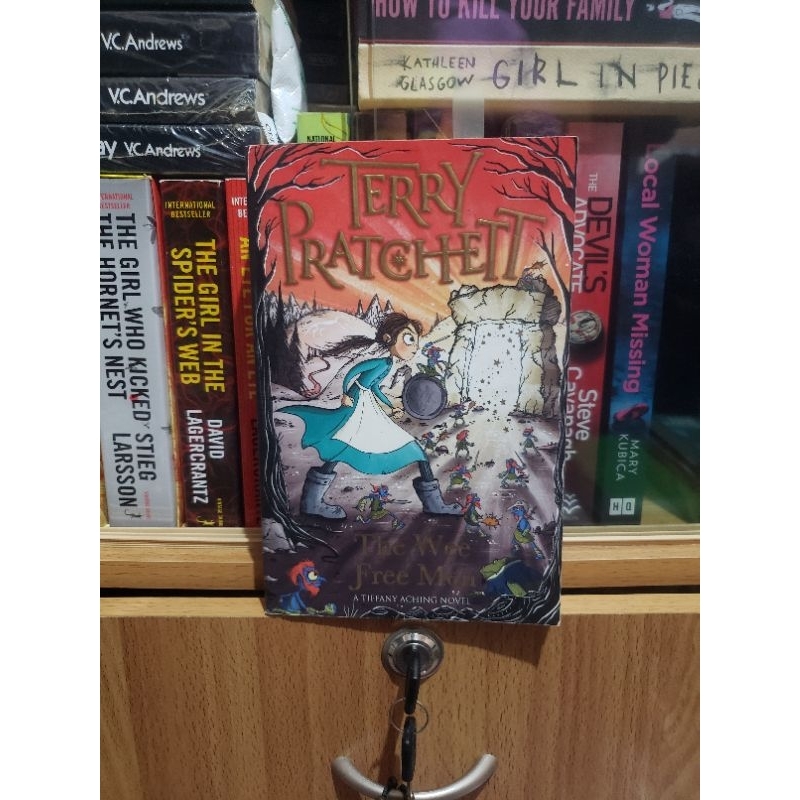 Terry Pratchett books (Batch 1) | Shopee Philippines