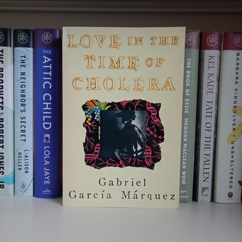 Love in the Time of Cholera by Gabriel Garcia Marquez (Paperback ...