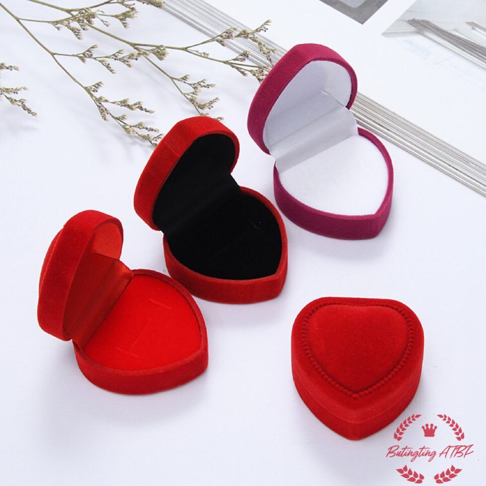 Red Heart Shaped Romantic Velvet Engagement Ring Box Valentine's Day ...