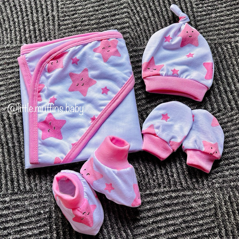 little muffins 6 in 1 Newborn Receiving Set (Blanket, Bonnet, Mittens ...