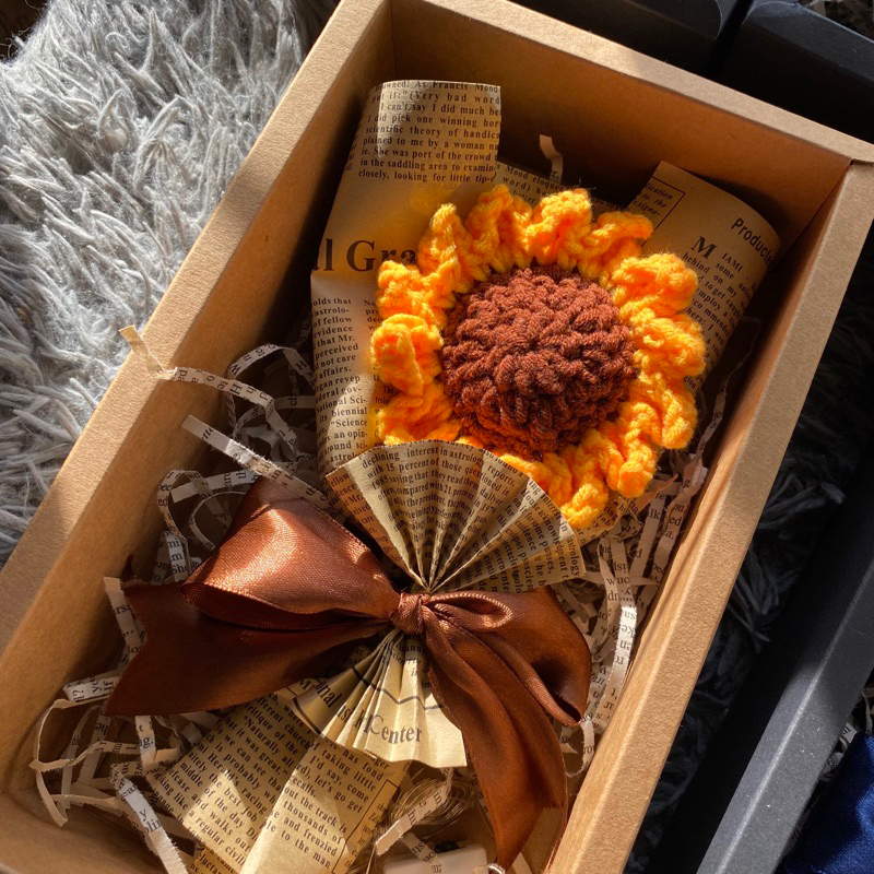 Box of Sunshine/ Crocheted Sunflower Bouquet (birthday, Monthsary ...