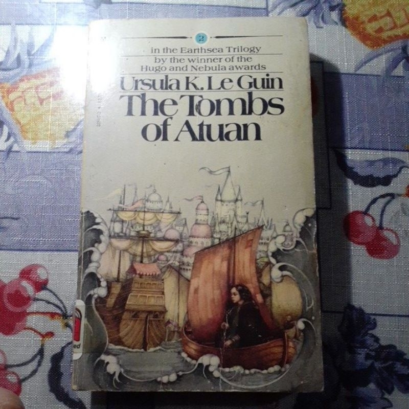 The Tombs of Atuan by Ursula K. LeGuin | Shopee Philippines