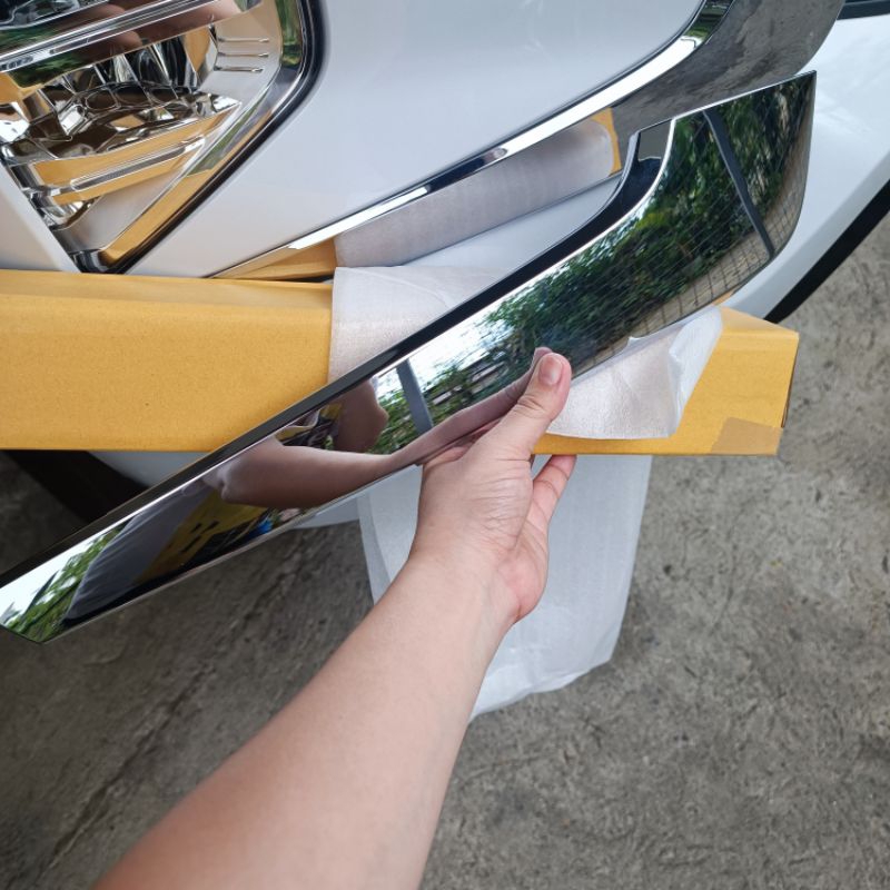 Genuine Mitsubishi Montero Front Bumper Garnish LOWER RH Passenger Side ...