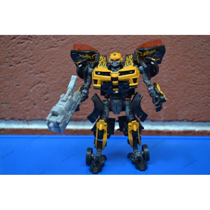 Transformers Dark of the Moon Deluxe Class Cyberfire Bumblebee | Shopee ...