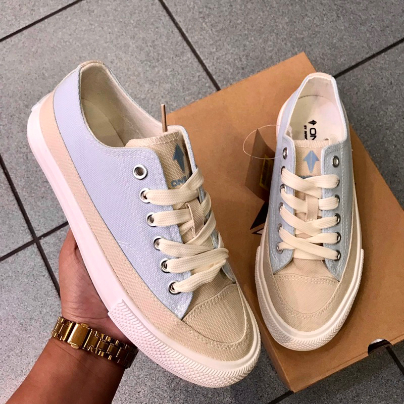 One Up ALEISHA by World Balance Ladies | Shopee Philippines