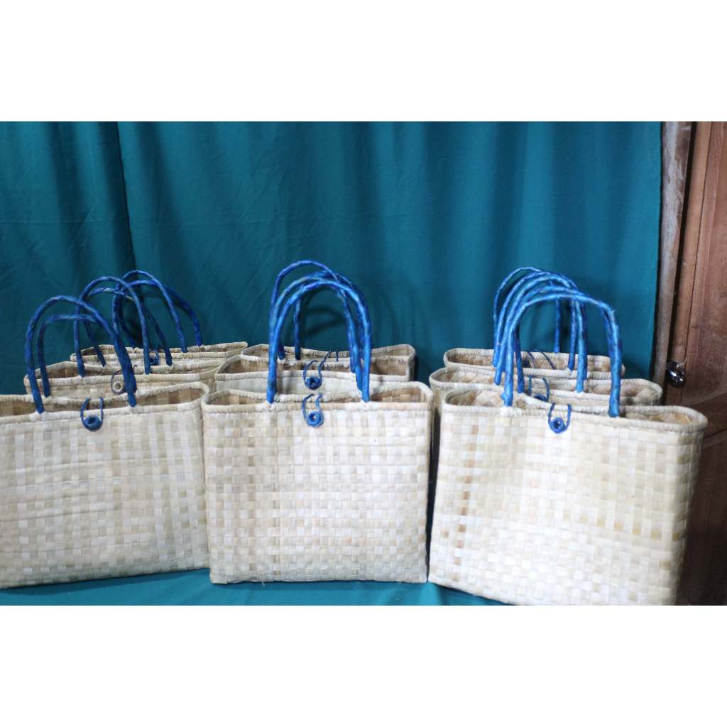 BAYONG MAT STYLE FLATWEAVE FORM DOUBLE LINING MADE OF PANDAN MATERIALS ...