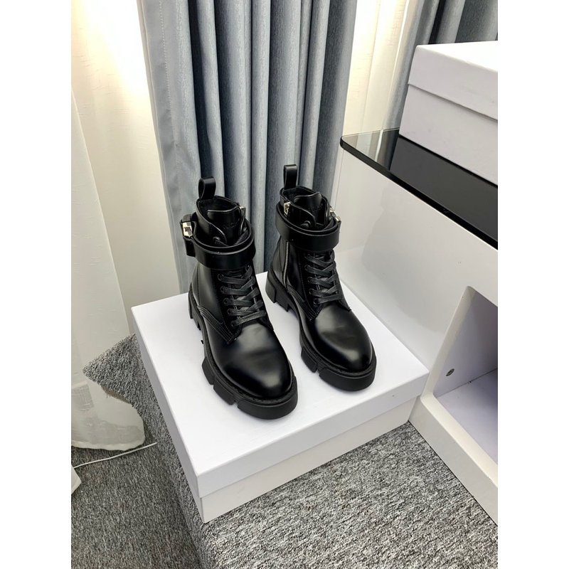 Authentic Grade | ɢɪᴠᴇɴᴄʜʏ Terra Boots with 4G Buckle in Smooth ...