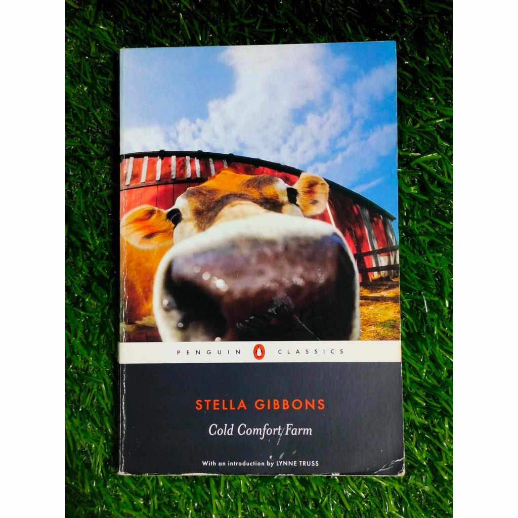 COLD COMFORT FARM by STELLA GIBBONS / Penguin Classics (Paperback ...