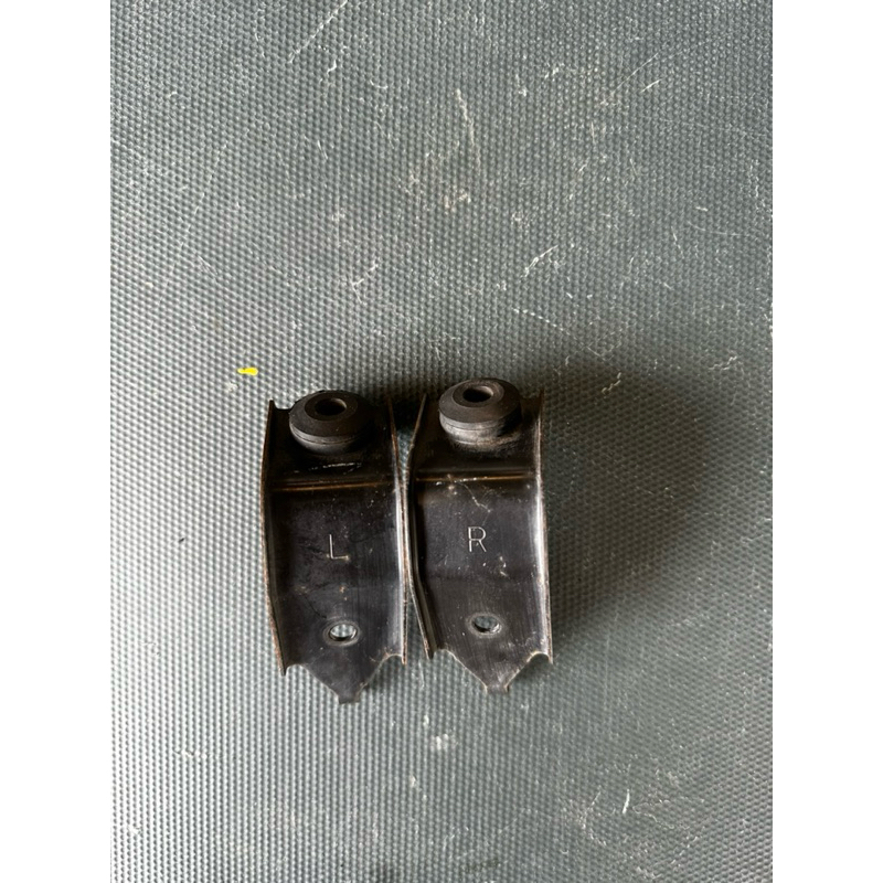 Honda Crv Gen 2-2.5 Upper Condenser Bracket and Rubber Bushing | Shopee ...