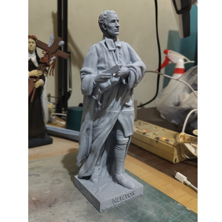Isaac Newton [8 INCHES] | 3D-Printed Custom UV-Resin Figurines | Shopee ...