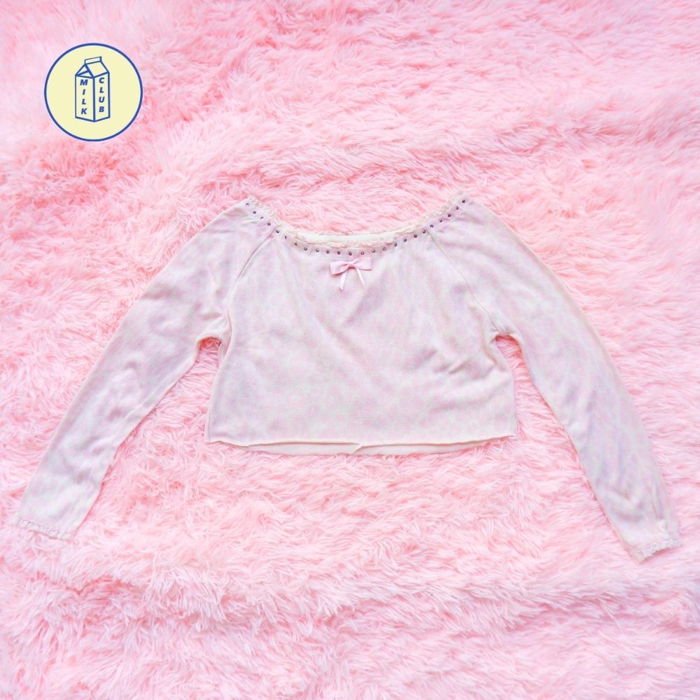 Y2K Bubblegum Pink Vintage Long Sleeve Crop Top with Subtle Cheetah ...