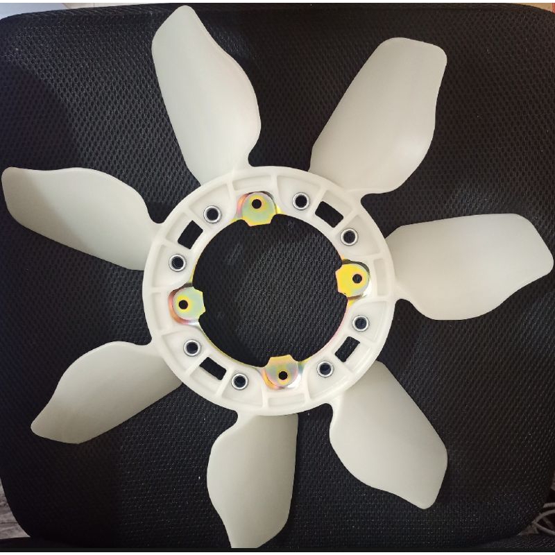 Toyota innova 1GD fan blade brand new | Shopee Philippines