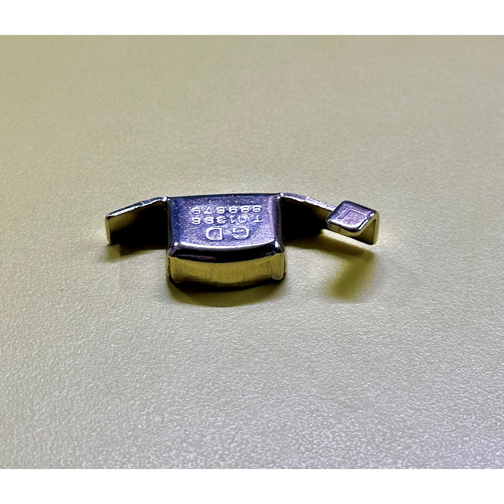 Magnetic Seam Guide attached to machines, G20S, Just drop this magnetic ...