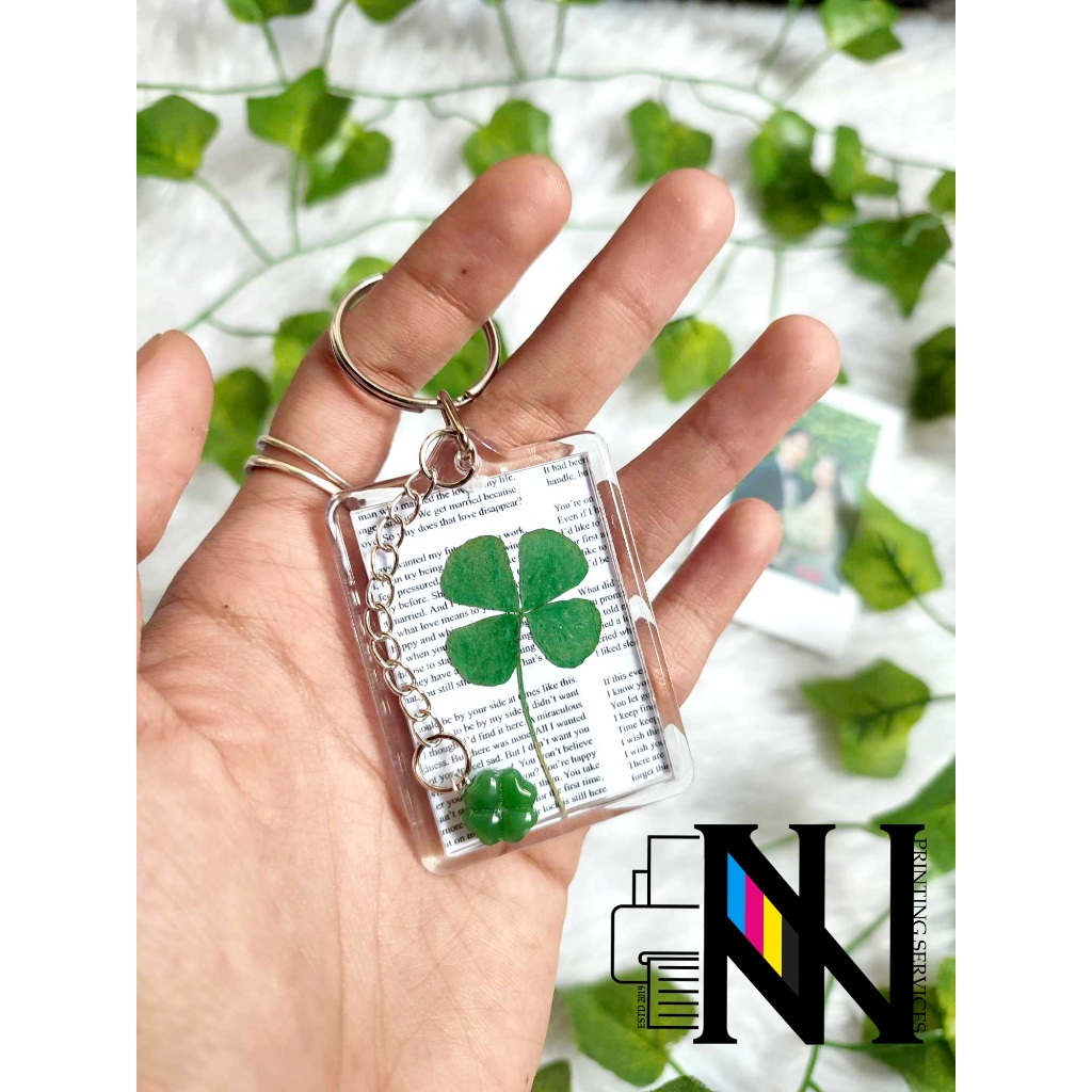(REAL CLOVER LEAF ONHAND) QUEEN OF TEARS FOUR LEAF CLOVER KEYCHAIN ...