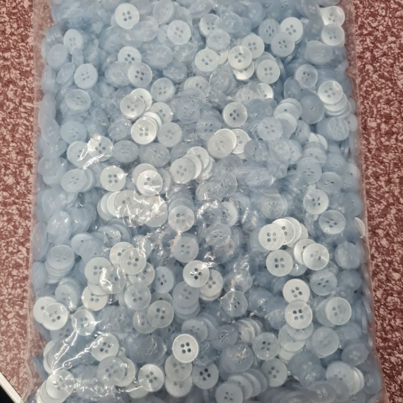 POLO BUTTONS 20/4 and 20/2 sold per pack 144 pcs | Shopee Philippines