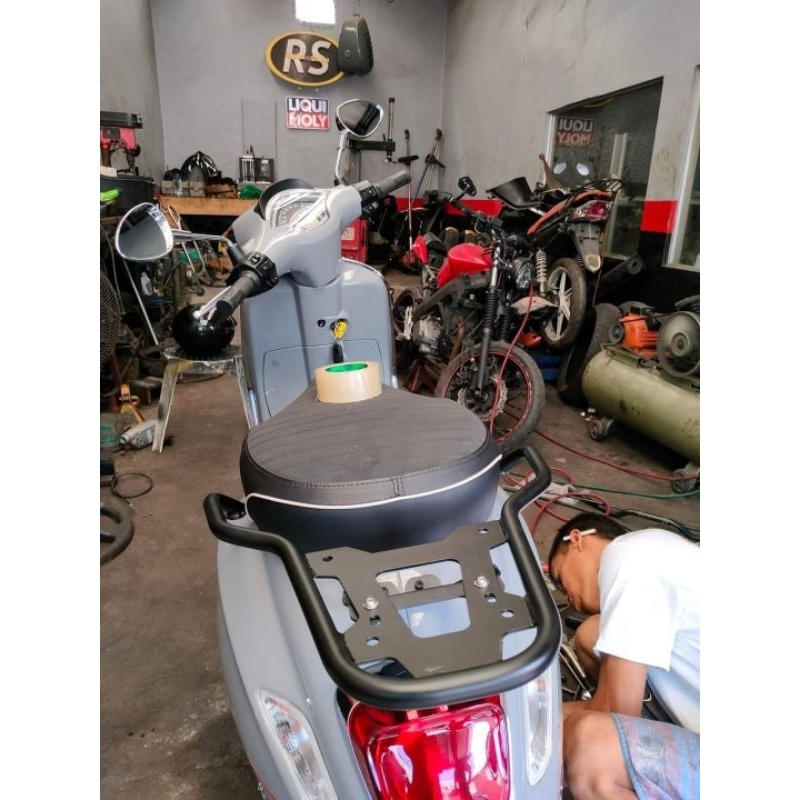 vespa sprint / primavera topbox bracket (black) | Shopee Philippines