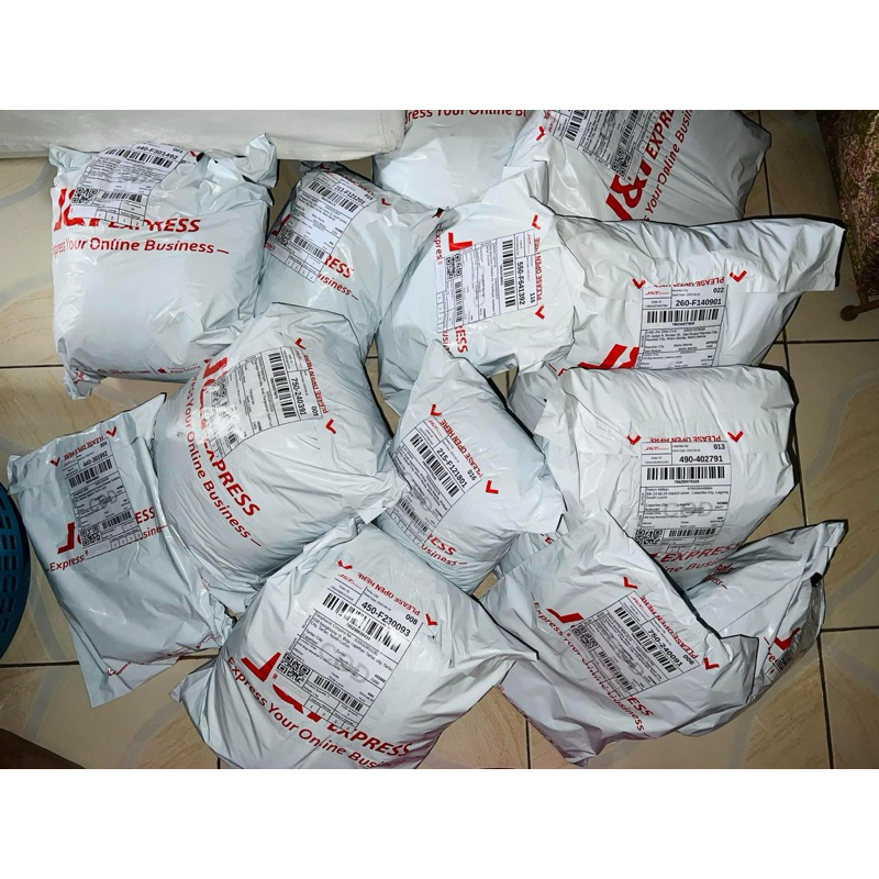 fabbpreloved small pouches | Shopee Philippines