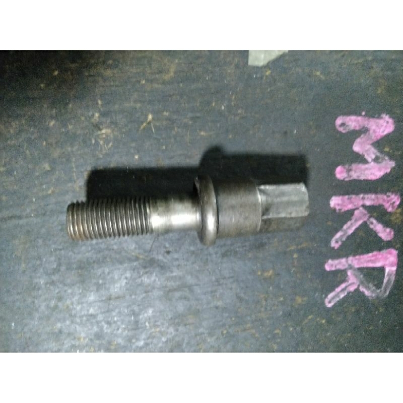 4d56 crankshaft pulley bolt mitsubishi long series head | Shopee ...