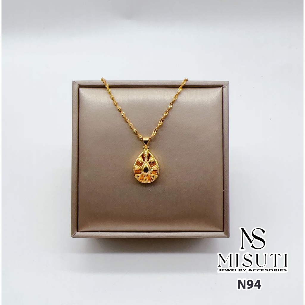 The Teardrop Gold Pendant Necklace Is One Of The Most Beautiful Symbols ...