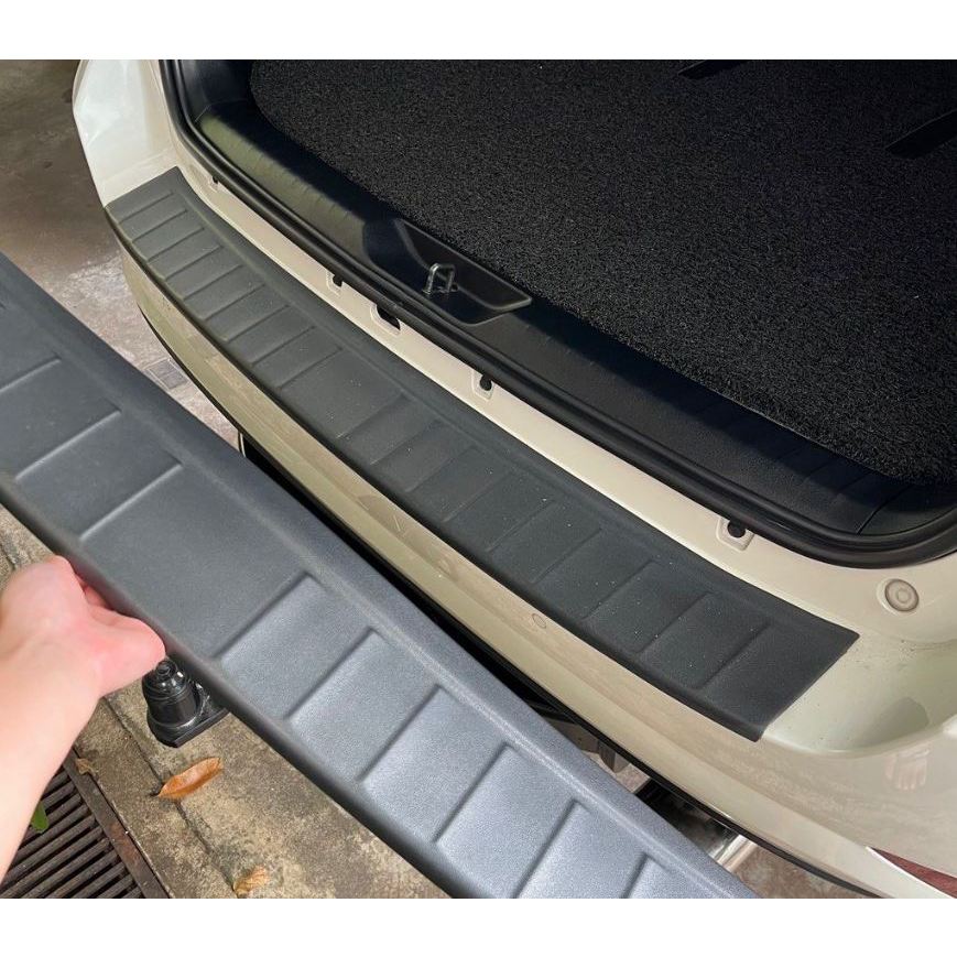 Shark Rear Stepsill Bumper Guard for Toyota Fortuner 2016 to 2018 ...