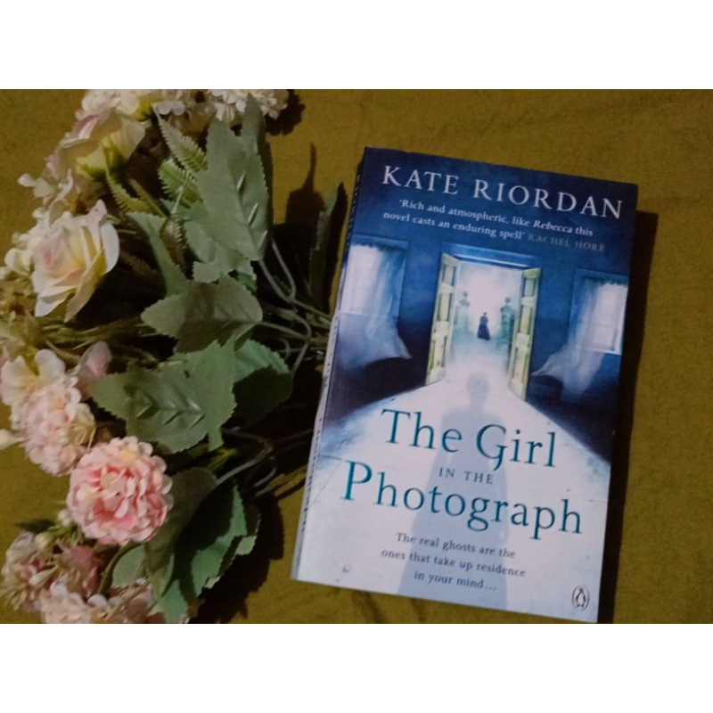 the girl in the photograph - kate riordan | Shopee Philippines