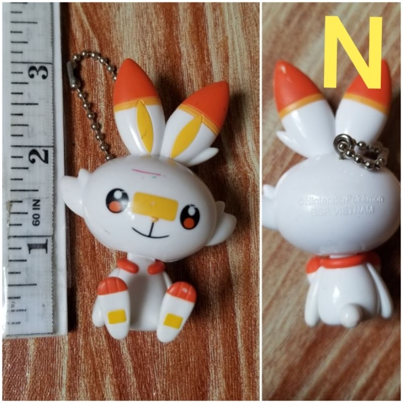 Assorted Anime And Characters Figure Keychains Mini Charms Espeon ...