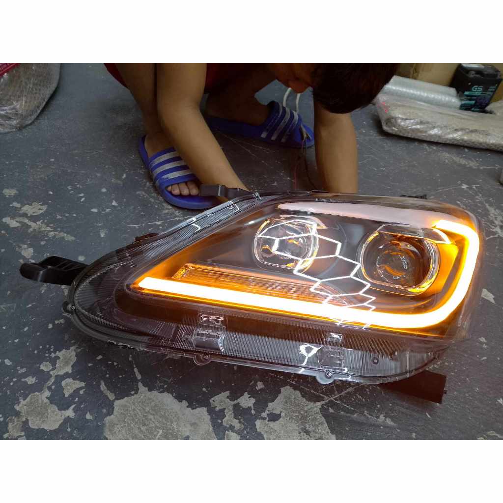 Projector Head lamp Headlight Assembly for Toyota Innova 2012 to 2015 ...