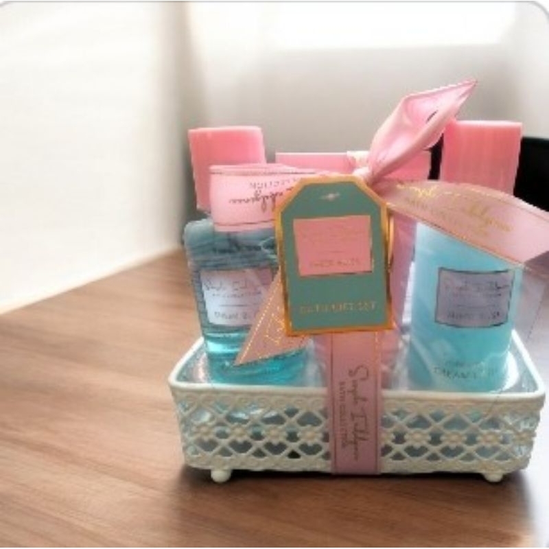Simple Indulgence Bath Collection Enchanted Bath Gift.Set.100.ml ...