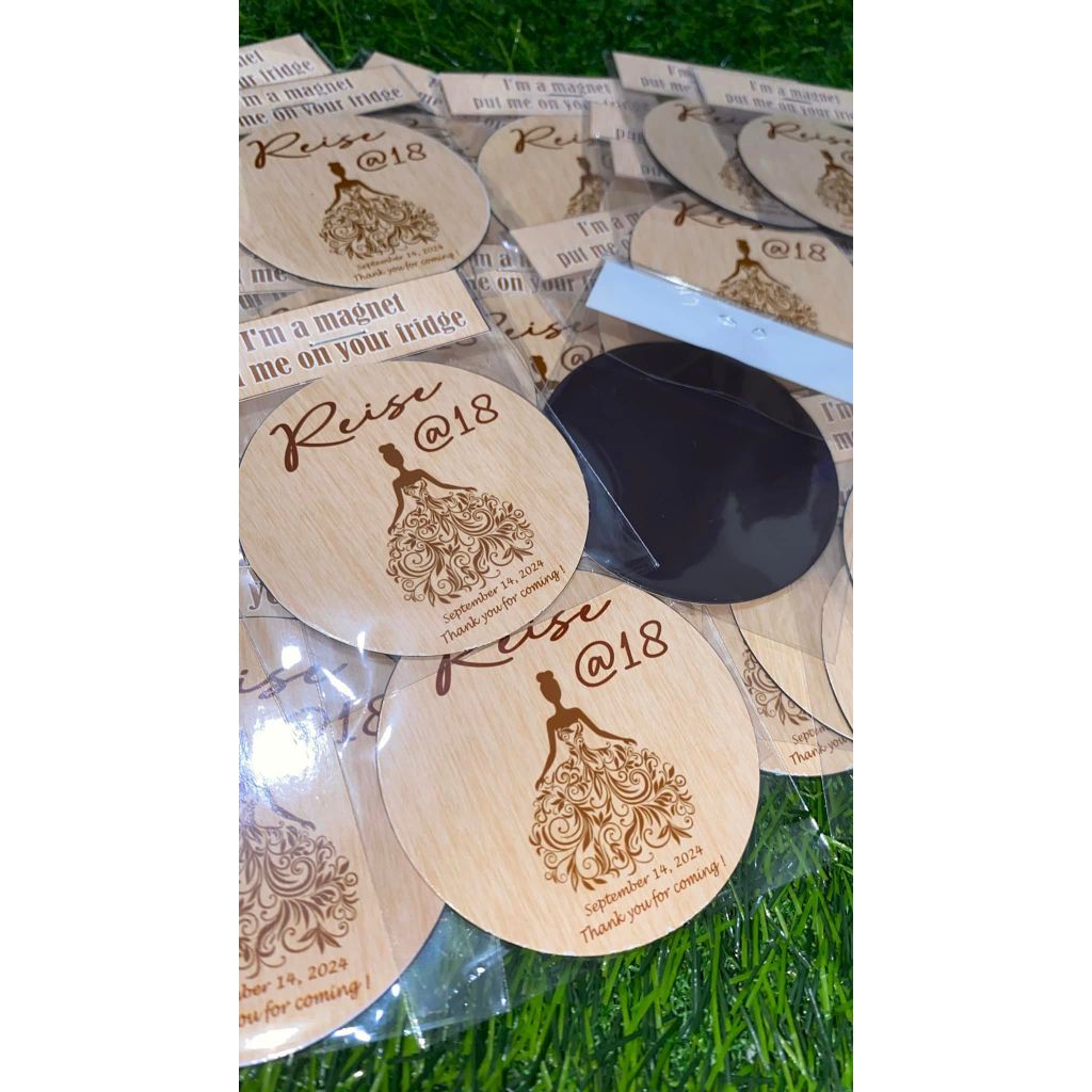 Wood Design Ref Magnet Souvenir for debut 18th BIRTHDAY Minimalist ...