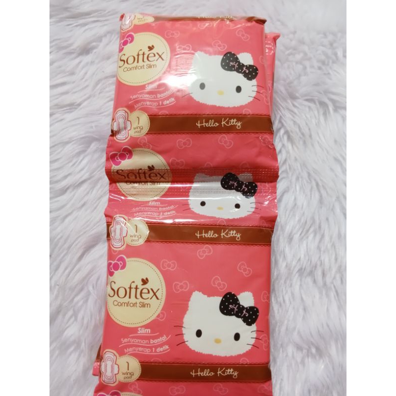 Sale@80%off Softex hello kitty comfort slim with wing pad (12pads ...