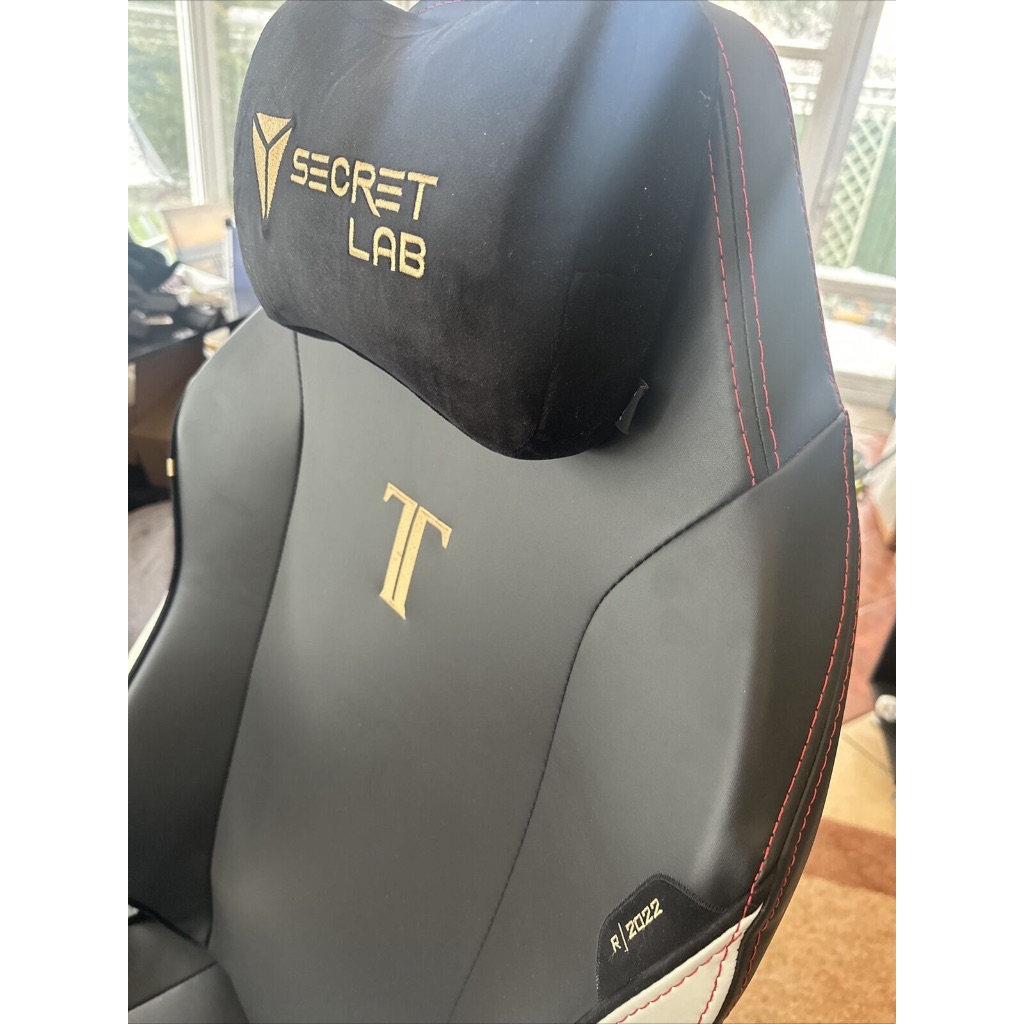 Secretlab Titan Evo Classic 2022 Regular Gaming Chair - Excellent ...