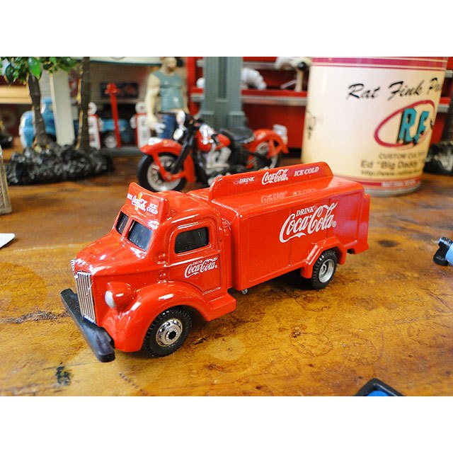 Coca-Cola Bottle Truck Mini Car 1/87 Scale (1947 Model/Red) | Shopee ...